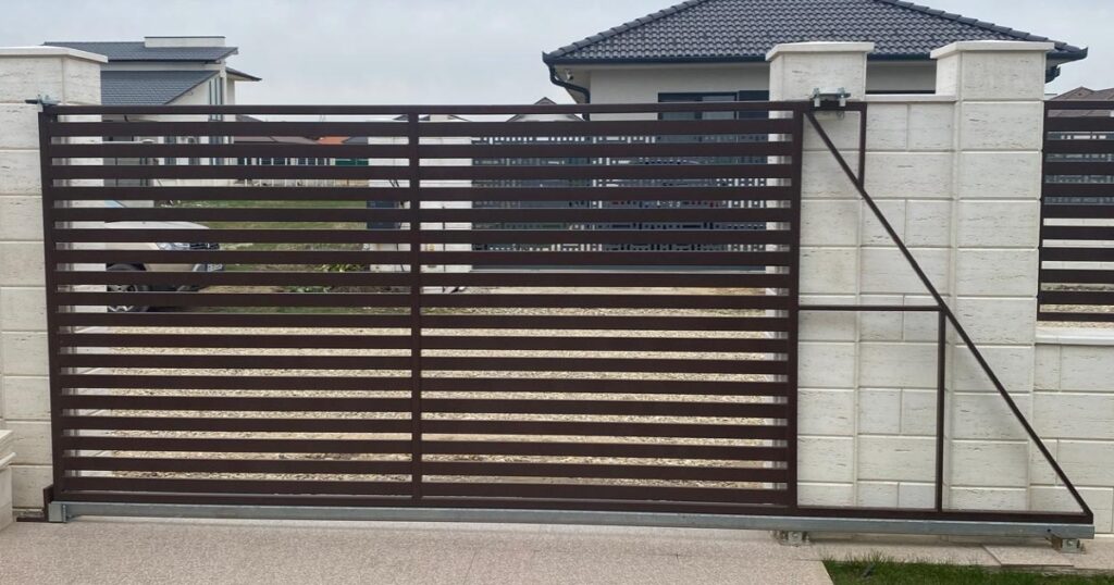 ORADEA – Inchidere front stradal + lucrare bonus